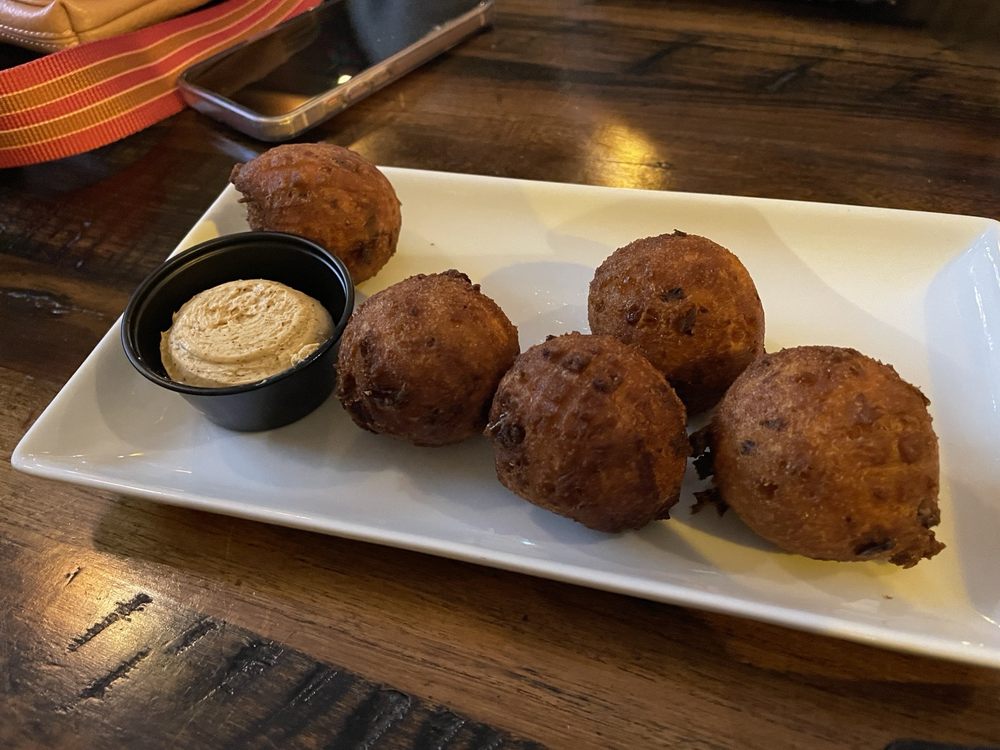 THE HOOT - Updated March 2024 - 32 Photos & 12 Reviews - 2910 Rosewood ...