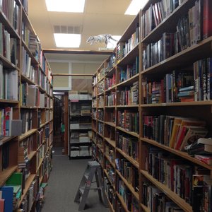 THE BOOKSHOP - CLOSED - 32 Photos & 37 Reviews - Bookstores - 400 W ...