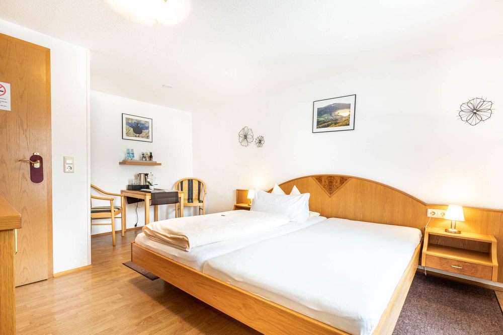 HOTEL LANDGASTHOF ZUM PFLUG - 34 Photos - Im Hofacker 2, Endenburg ...