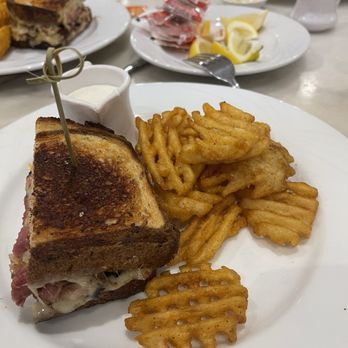 CAFÉ MILANO - Updated June 2024 - 1038 Photos & 573 Reviews - 2707 S ...