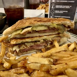 GRIND BURGER KITCHEN - 663 Photos & 689 Reviews - 829 E Market St ...