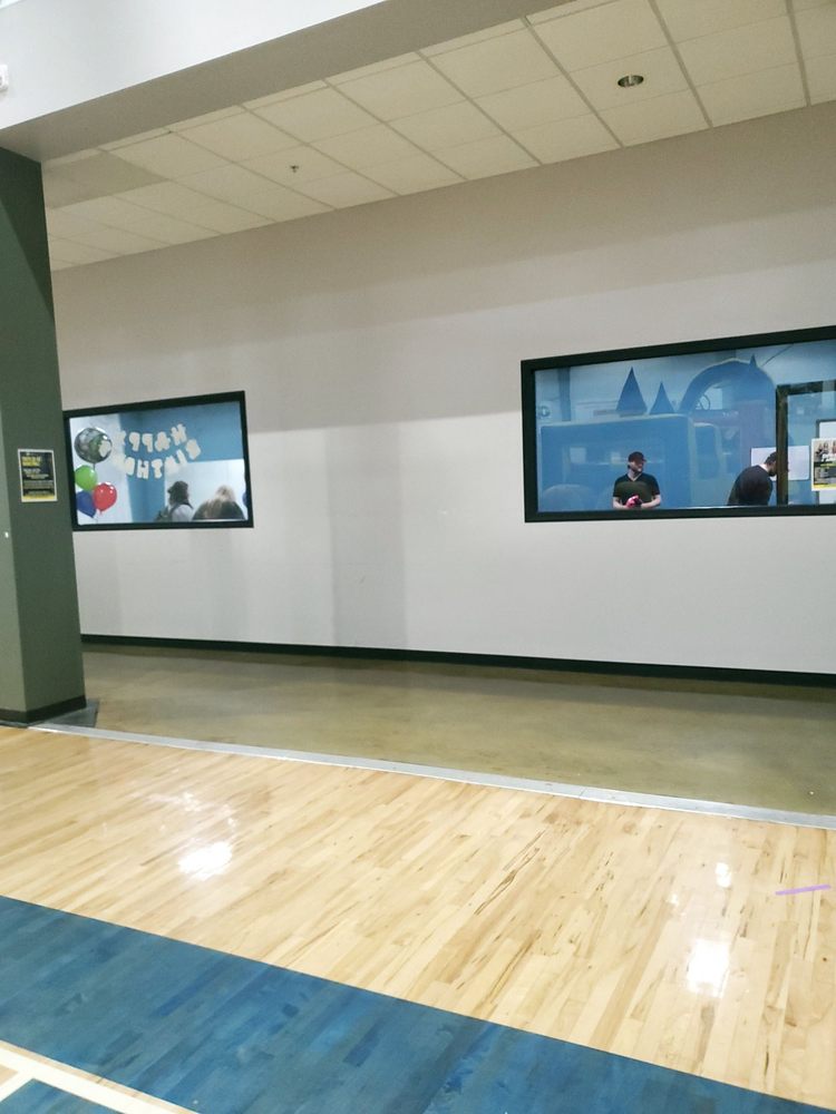 ADVENTURE COMMONS - Updated July 2025 - 15 Photos - 70 Ken Hayes Dr ...