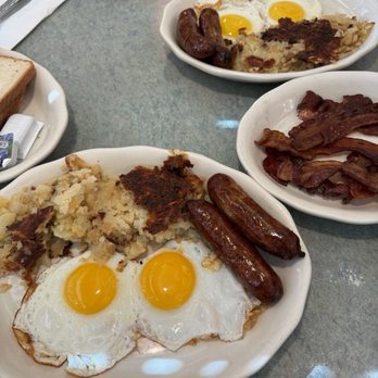 COURT SQUARE DINER - Updated December 2024 - 467 Photos & 552 Reviews ...