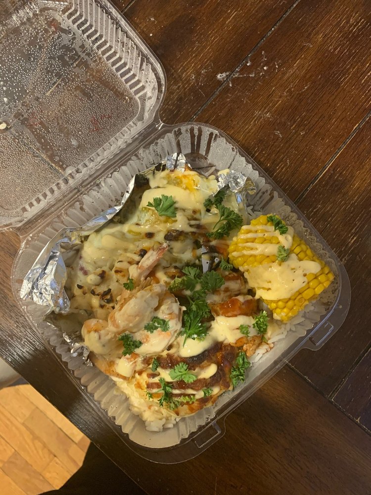 CHEFROCKS - Updated June 2025 - 28 Photos - 2209 Fleetwood Ave ...