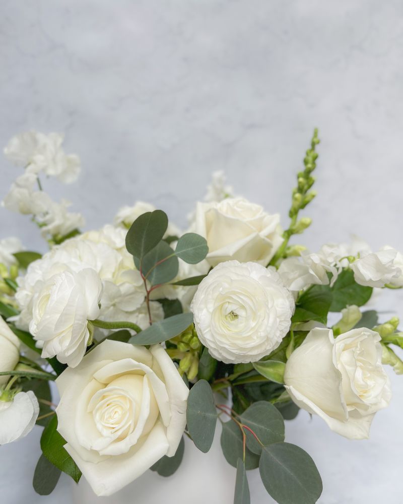 SIMPLY BEAUTIFUL FLOWERS & GIFTS - Updated September 2025 - 27 Photos ...