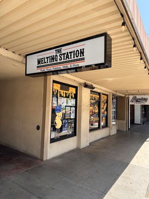 THE MELTING STATION - Updated December 2025 - 51 Photos & 33 Reviews ...