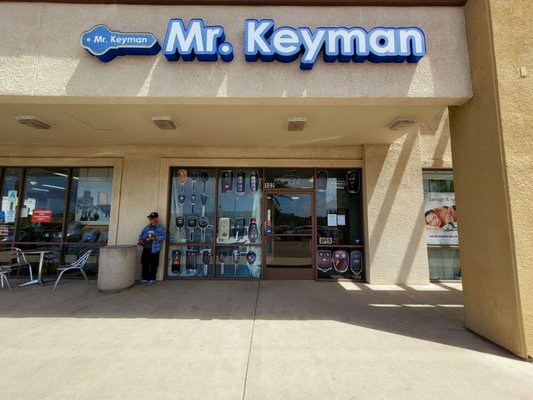 MR. KEYMAN - Updated May 2025 - 260 Photos & 307 Reviews - 3910 Vista ...