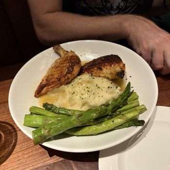 VILLAGE TAVERN - Updated May 2025 - 115 Photos & 55 Reviews - 4140 ...