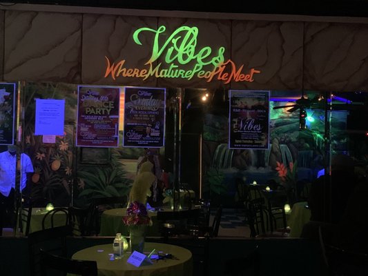 VIBES - Updated October 2025 - 79 Photos & 16 Reviews - 4469 Glenwood ...