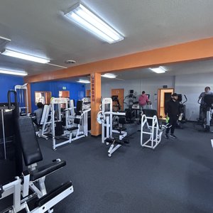 PLANET FITNESS - Updated January 2026 - 51 Photos & 74 Reviews - 1210 ...