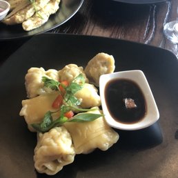 NAA MO THAI RESTAURANT - 38 Photos & 61 Reviews - Thai - 209 Applegarth ...