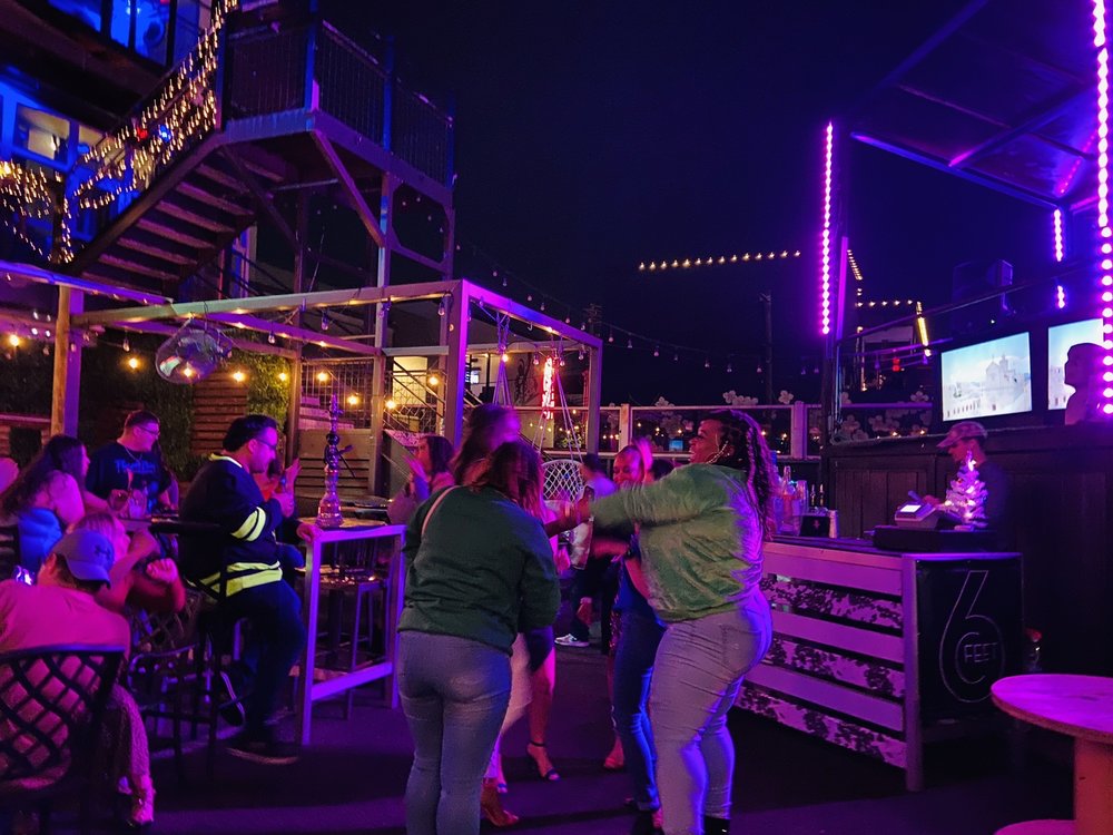 DAISY DUKES BAR - Updated December 2025 - 15 Photos & 18 Reviews - 2400 ...