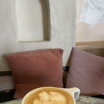 HELLO DARLING - Updated December 2025 - 195 Photos & 100 Reviews - 1610 ...