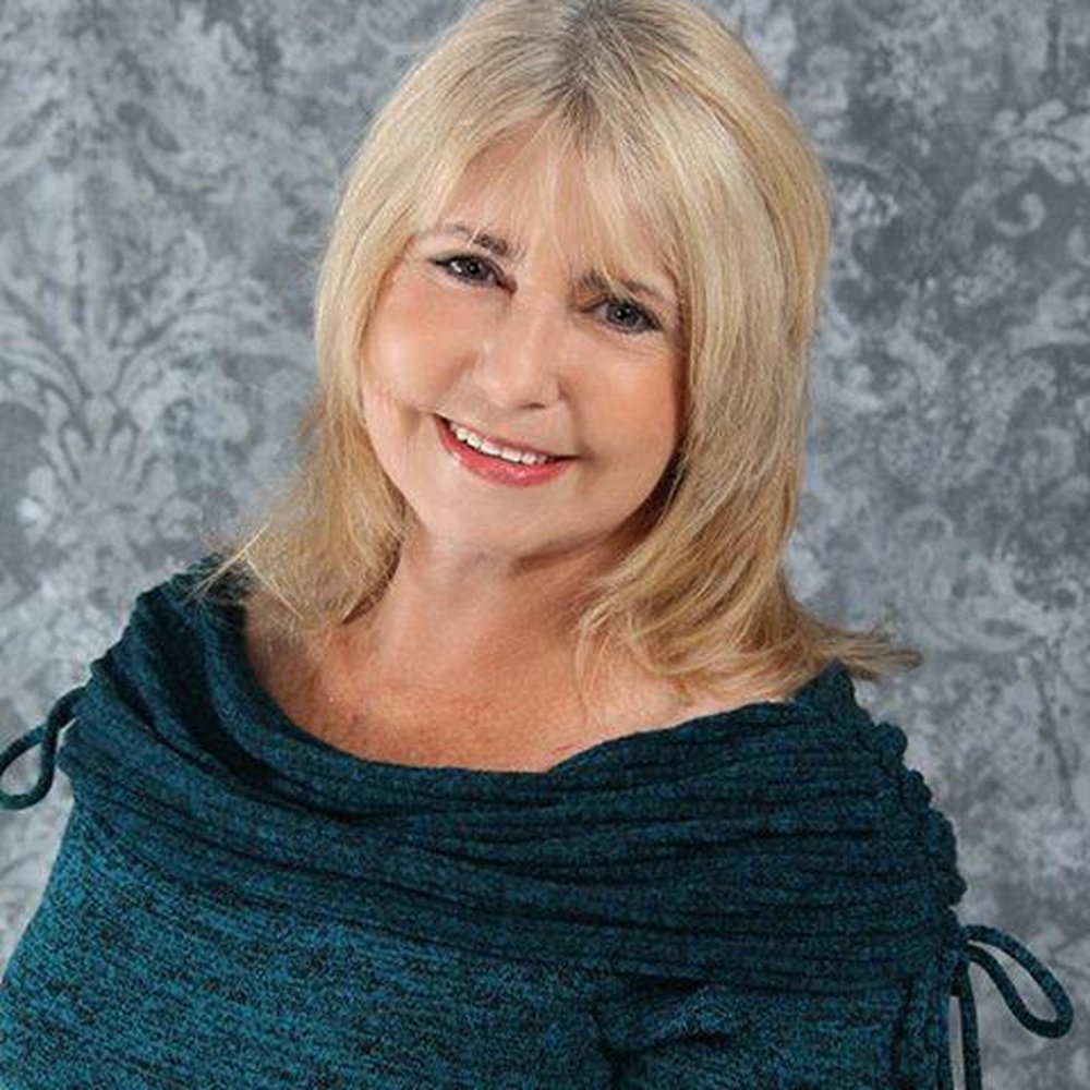 April Brobst's Instagram, Twitter & Facebook on IDCrawl