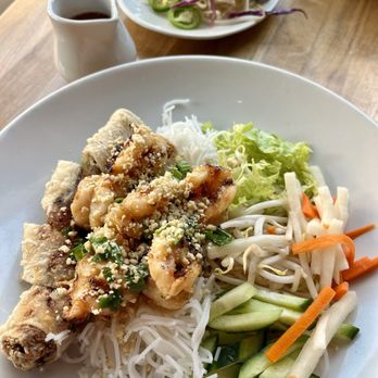 SOMI VIETNAMESE BISTRO - Updated January 2026 - 689 Photos & 638 ...