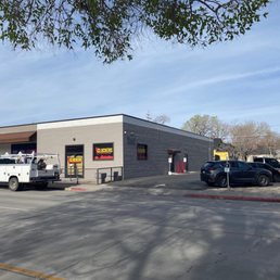 CLUCKERS - Updated December 2025 - 228 Photos & 129 Reviews - 701 S ...