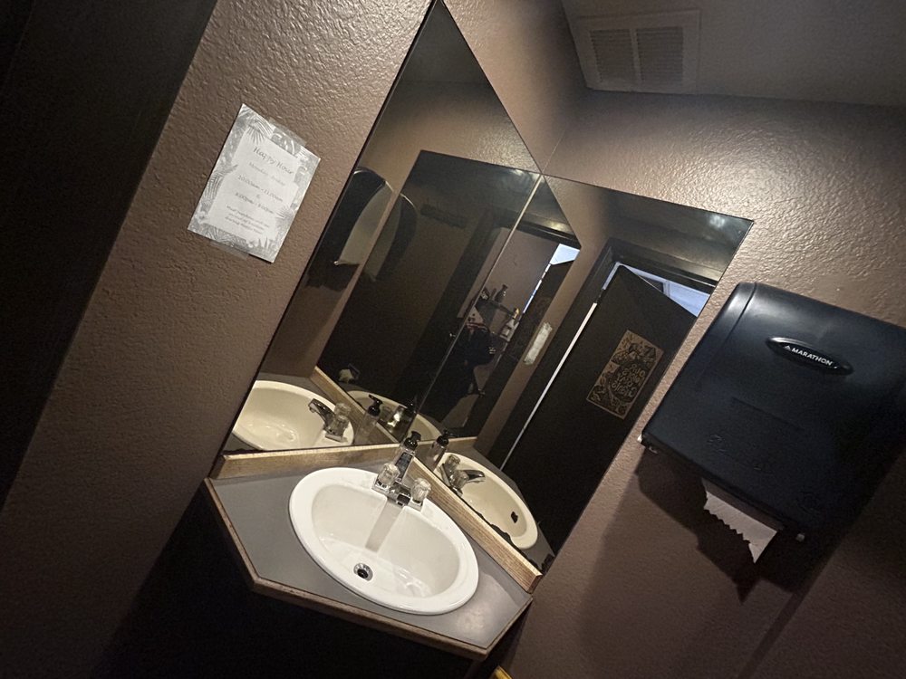 TROPICAL TAN - WALLINGFORD - Updated November 2025 - 20 Photos - 93 ...