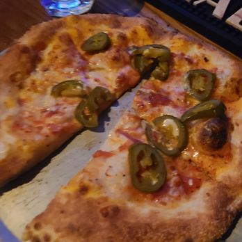 ALLIGATOR LOUNGE - Updated August 2024 - 214 Photos & 552 Reviews - 600 ...