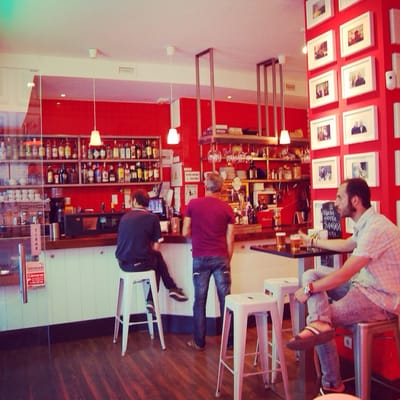 EL BAR DE ERIC - Updated March 2025 - 17 Photos - Calle Escuelas, 8 ...