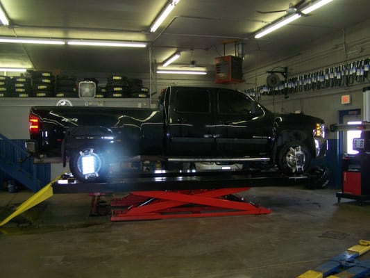 M & R AUTOMOTIVE SERVICE CENTER - Updated December 2025 - 26 Photos ...