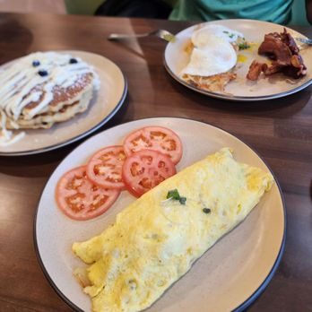 MAPLE SPOT BRUNCH - Updated December 2025 - 67 Photos & 34 Reviews ...