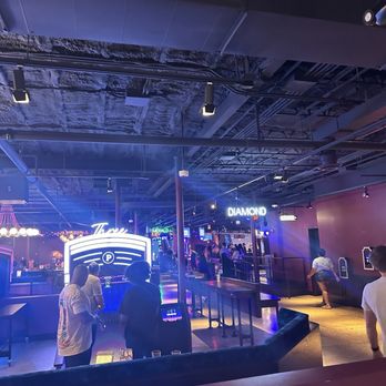 PUTTSHACK - ADDISON - Updated May 2025 - 348 Photos & 157 Reviews ...