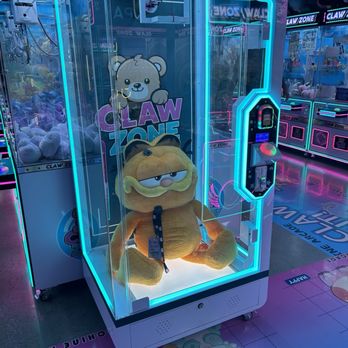 CLAW ZONE - Updated September 2025 - 19 Photos - 5629 Outer Lp ...