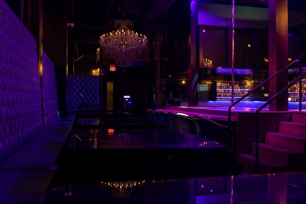 DIAMONDS GENTLEMEN’S CLUB - Updated November 2025 - 18 Photos & 13 ...