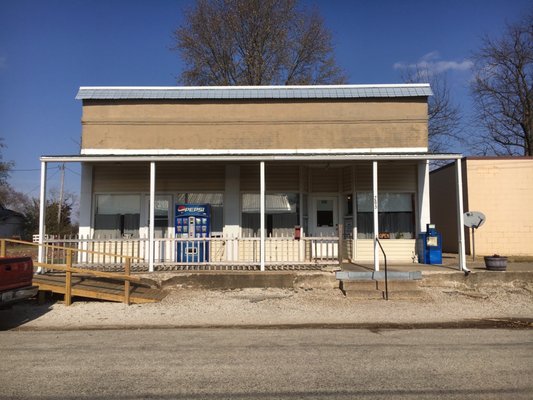 REDMON PIT STOP - Updated October 2025 - 205 Oak St, Redmon, Illinois ...