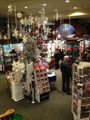 THE SPIRIT OF CHRISTMAS - Updated October 2024 - 13 Photos & 15 Reviews ...