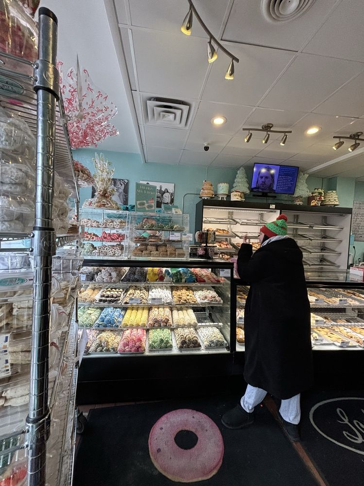 LOCHEL’S BAKERY - Updated October 2025 - 174 Photos & 223 Reviews - 57 ...