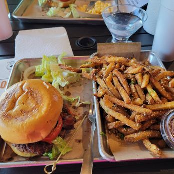 OAK’D BBQ - Updated June 2024 - 154 Photos & 125 Reviews - 4525 Belt ...