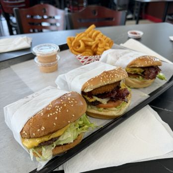 CALI BURGER - Updated December 2025 - 63 Photos & 63 Reviews - 3415 ...