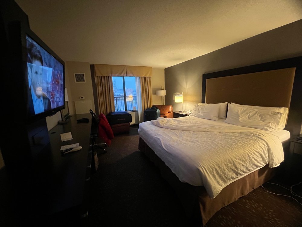 HOLIDAY INN EXPRESS & SUITES BUFFALO-AIRPORT - Updated August 2025 - 51 ...