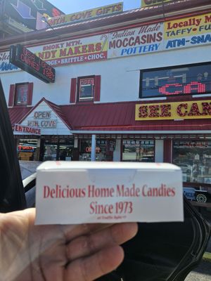 SMOKY MOUNTAIN CANDY MAKERS - Updated December 2025 - 16 Photos & 33 ...
