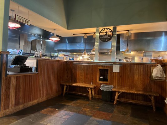 MACKENZIE RIVER PIZZA, GRILL & PUB - Updated December 2025 - 207 Photos ...