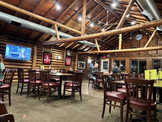 PINE SQUIRREL - Updated December 2025 - 126 Photos & 162 Reviews - 1600 ...