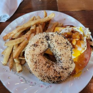 SOVEREIGN - 549 Photos & 783 Reviews - Gastropubs - 24216 W Lockport St ...