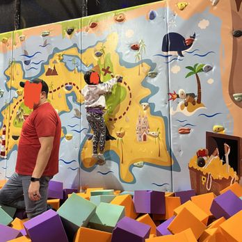 GO PLAY! - Updated January 2026 - 22 Photos & 16 Reviews - 140 Long Rd ...