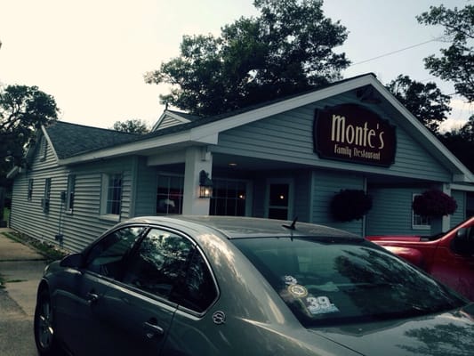 MONTE’S FAMILY RESTAURANT - Updated October 2025 - 10 Photos - 20 ...