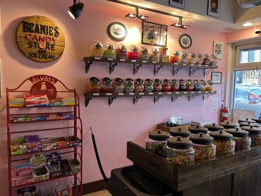 BEANIES CANDY STORE AND ICE CREAM - Updated December 2025 - 24 Photos ...