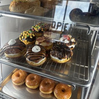 DANNYS DONUT SHOP - Updated June 2025 - 40 Photos & 40 Reviews - 1365 N ...