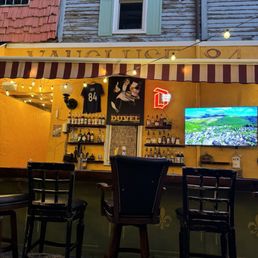 LUCA BISTRO - Updated July 2025 - 153 Photos & 113 Reviews - 934 Hatch ...