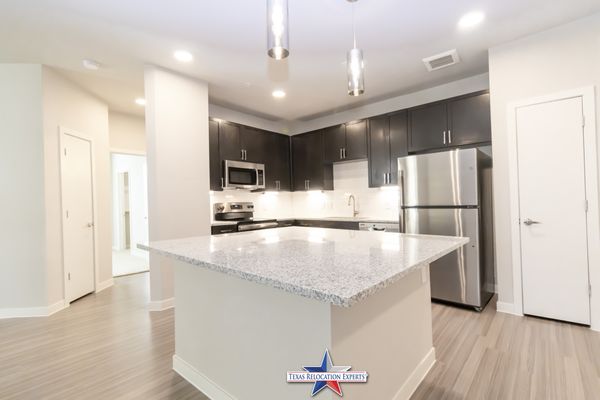 TEXAS RELOCATION EXPERTS - 26 Photos & 43 Reviews - 7863 Callaghan Rd ...