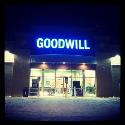 GOODWILL - ST LOUIS PARK - Updated October 2025 - 37 Reviews - 3575 ...