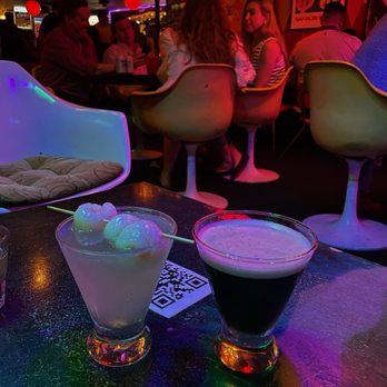 COSMO’S BAR & LOUNGE - Updated July 2025 - 172 Photos & 273 Reviews ...