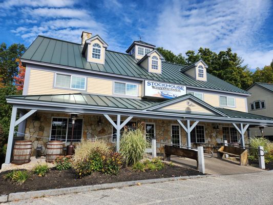 STOCKHOUSE RESTAURANT & SANDBAR PUB - Updated August 2025 - 27 Photos ...
