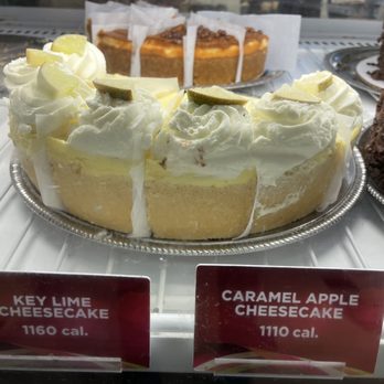 THE CHEESECAKE FACTORY - Updated February 2025 - 630 Photos & 608 ...