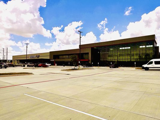 FREIGHTLINER - Updated December 2025 - 15 Photos - 12802 Crosby Fwy ...