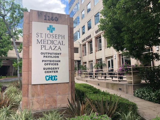 DEL JUNCO ROBERT MD - Updated October 2025 - 16 Reviews - 1140 W La ...